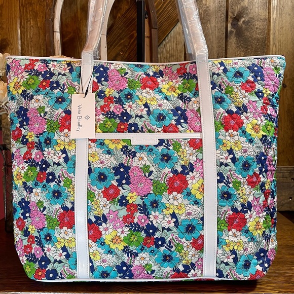 Vear Bradley | Bags | Vera Bradley Far Out Floral Large Vera Shoulder ...